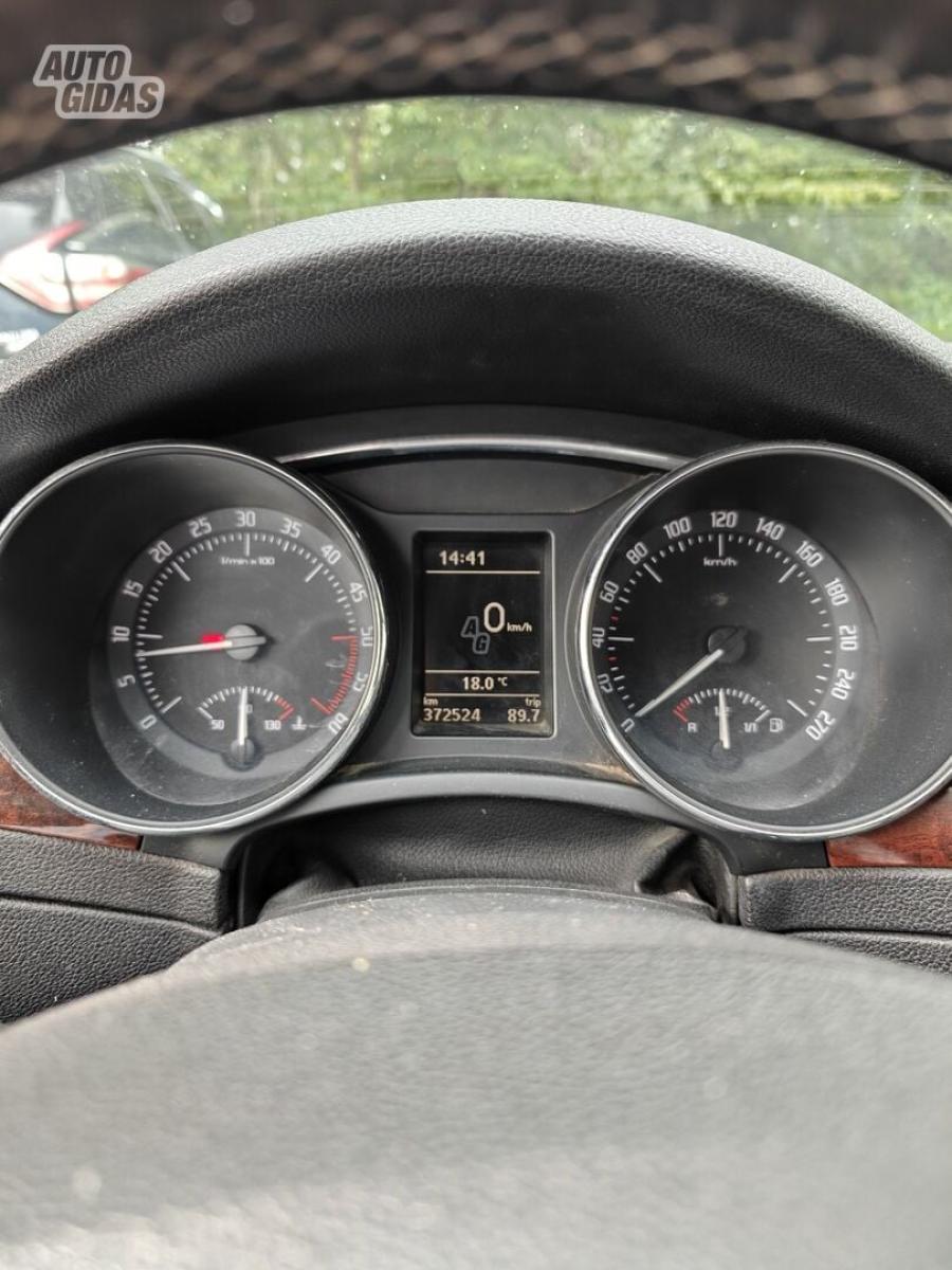 Balts Skoda SuperB 2011 Kauņa, ar dzinēja tilpumu 1.60 L un nobraukumu 372 tūkst. km par 2300 €, foto 8 vietnē AUTOMOTO.COM.LV