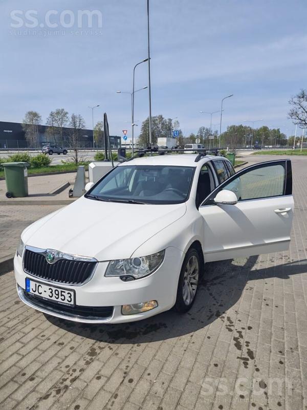 Balts Skoda SuperB 2012 Rīga, ar dzinēja tilpumu 1.60 L un nobraukumu 258 tūkst. km par 3500 €, foto 2 vietnē AUTOMOTO.COM.LV