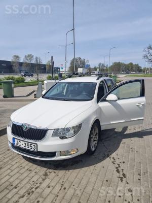 Белый Шкода Суперб 2012 в Рига, объемом двигателя 1.60 л и пробегом 258 тыс. км за 3500 €, фото 3 на AUTOMOTO.COM.LV