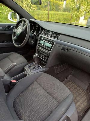 White Skoda SuperB 2012 in Vilnius, with an engine capacity of 1.60 L and mileage of 330 thousand km for 2900 €, photo 6 on AUTOMOTO.COM.LV