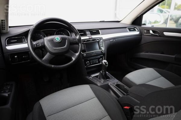 White Skoda SuperB 2012 in Riga, with an engine capacity of 1.60 L and mileage of 0 thousand km for 3495 €, photo 8 on AUTOMOTO.COM.LV