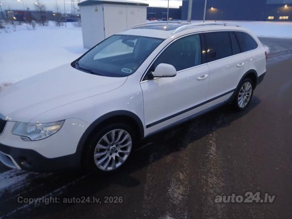 Balts Skoda SuperB 2013 Tartu, ar dzinēja tilpumu 2.00 L un nobraukumu 237 tūkst. km par 6999 €, foto 4 vietnē AUTOMOTO.COM.LV