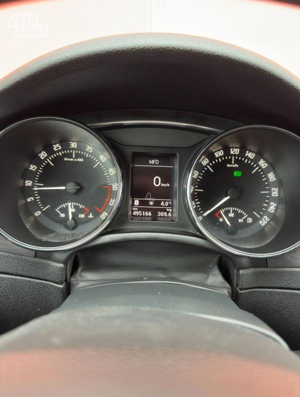 White Skoda SuperB 2013 in Vilnius, with an engine capacity of 2.00 L and mileage of 495 thousand km for 3600 €, photo 8 on AUTOMOTO.COM.LV