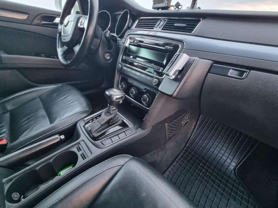 Balts Skoda SuperB 2013 Viļņa, ar dzinēja tilpumu 1.97 L un nobraukumu 300 tūkst. km par 4750 €, foto 19 vietnē AUTOMOTO.COM.LV