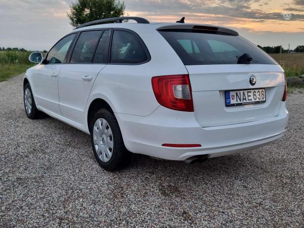 Balts Skoda SuperB 2013 Viļņa, ar dzinēja tilpumu 2.00 L un nobraukumu 300 tūkst. km par 4750 €, foto 7 vietnē AUTOMOTO.COM.LV
