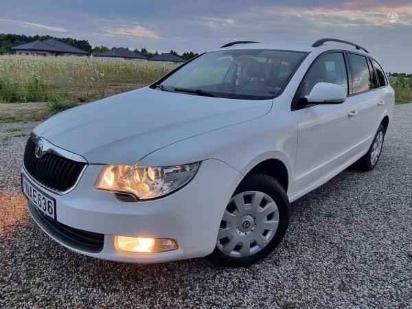 Balts Skoda SuperB 2013 Viļņa, ar dzinēja tilpumu 2.00 L un nobraukumu 300 tūkst. km par 4750 €, foto 8 vietnē AUTOMOTO.COM.LV