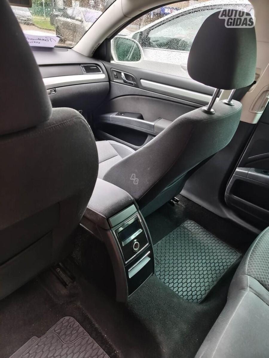 White Skoda SuperB 2013 in Vilnius, with an engine capacity of 1.60 L and mileage of 370 thousand km for 4700 €, photo 6 on AUTOMOTO.COM.LV