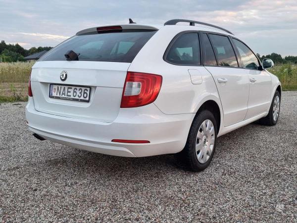 White Skoda SuperB 2013 in Vilnius, with an engine capacity of 2.00 L and mileage of 300 thousand km for 4550 €, photo 7 on AUTOMOTO.COM.LV