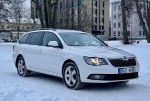 Balts Skoda SuperB 2014 Tallina, ar dzinēja tilpumu 1.60 L un nobraukumu 277 tūkst. km par 5499 €, foto 3 vietnē AUTOMOTO.COM.LV