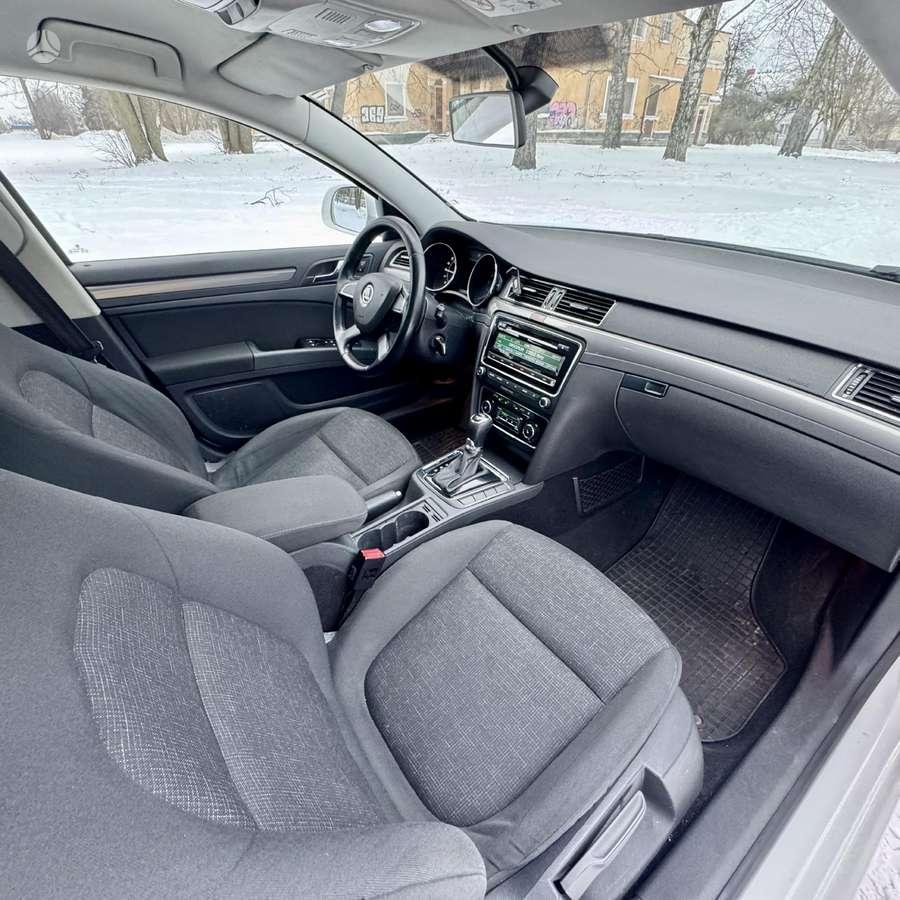 Balts Skoda SuperB 2014 Tallina, ar dzinēja tilpumu 1.60 L un nobraukumu 277 tūkst. km par 5499 €, foto 13 vietnē AUTOMOTO.COM.LV