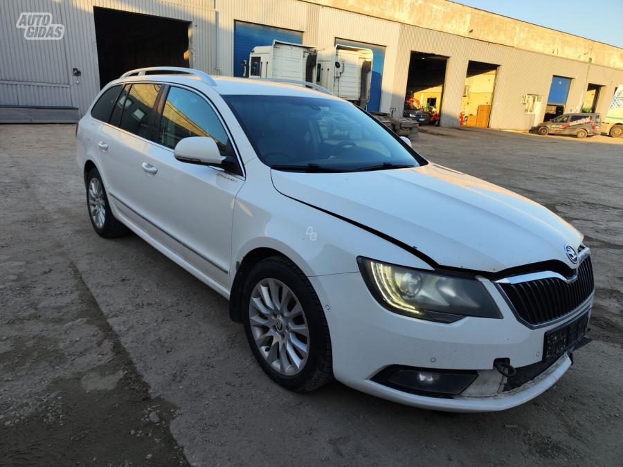 Balts Skoda SuperB 2014 Kauņa, ar dzinēja tilpumu 2.00 L un nobraukumu 318 tūkst. km par 2950 €, foto 1 vietnē AUTOMOTO.COM.LV
