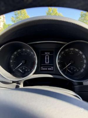White Skoda SuperB 2014 in Kaunas, with an engine capacity of 1.60 L and mileage of 234 thousand km for 6999 €, photo 8 on AUTOMOTO.COM.LV