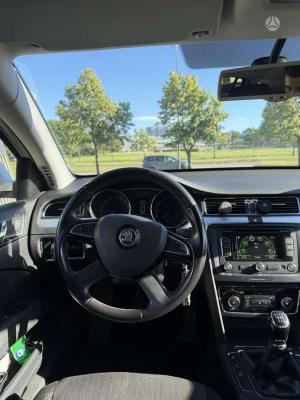 White Skoda SuperB 2014 in Kaunas, with an engine capacity of 1.60 L and mileage of 234 thousand km for 6999 €, photo 9 on AUTOMOTO.COM.LV