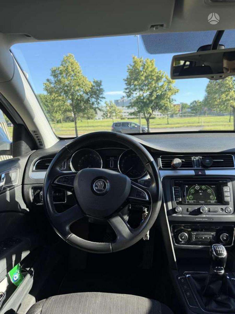 White Skoda SuperB 2014 in Kaunas, with an engine capacity of 1.60 L and mileage of 234 thousand km for 6999 €, photo 9 on AUTOMOTO.COM.LV