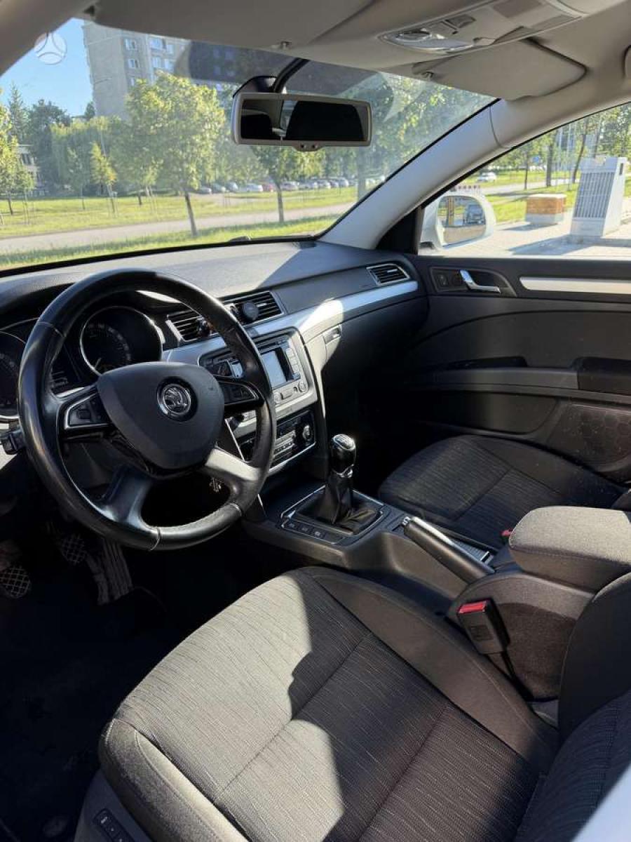 White Skoda SuperB 2014 in Kaunas, with an engine capacity of 1.60 L and mileage of 234 thousand km for 6999 €, photo 10 on AUTOMOTO.COM.LV