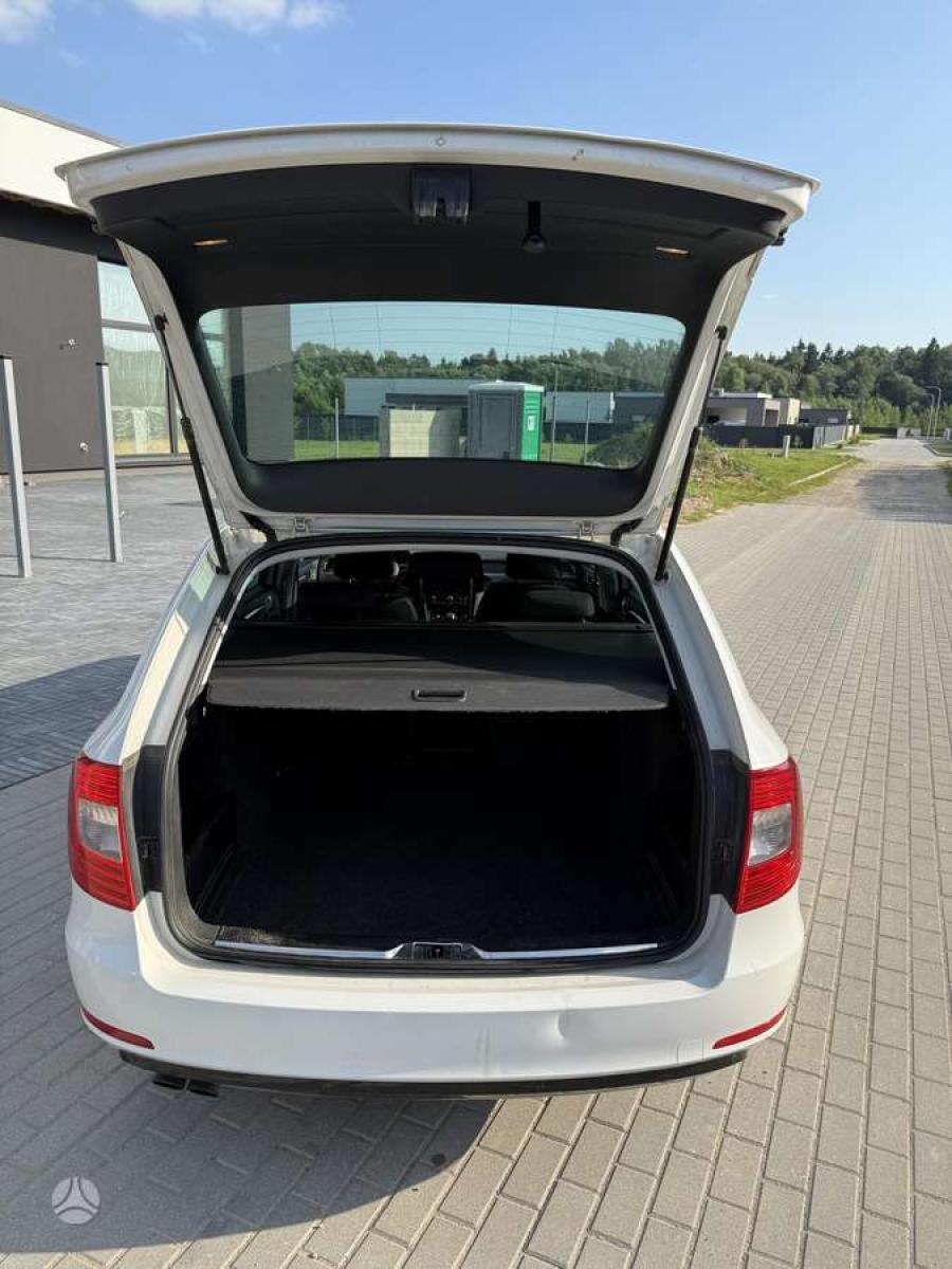 Balts Skoda SuperB 2014 Mažeikiai, ar dzinēja tilpumu 1.97 L un nobraukumu 337 tūkst. km par 4900 €, foto 5 vietnē AUTOMOTO.COM.LV