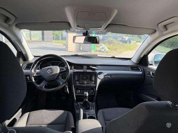 White Skoda SuperB 2014 in Mazeikiai, with an engine capacity of 1.97 L and mileage of 337 thousand km for 4900 €, photo 6 on AUTOMOTO.COM.LV