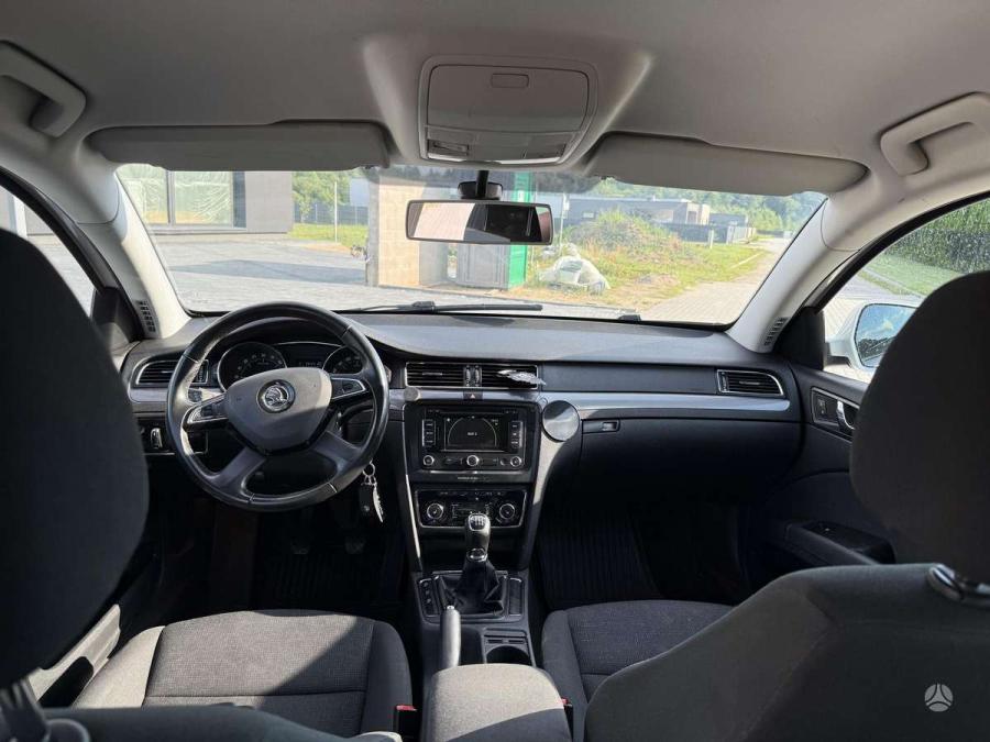 Balts Skoda SuperB 2014 Mažeikiai, ar dzinēja tilpumu 1.97 L un nobraukumu 337 tūkst. km par 4900 €, foto 7 vietnē AUTOMOTO.COM.LV