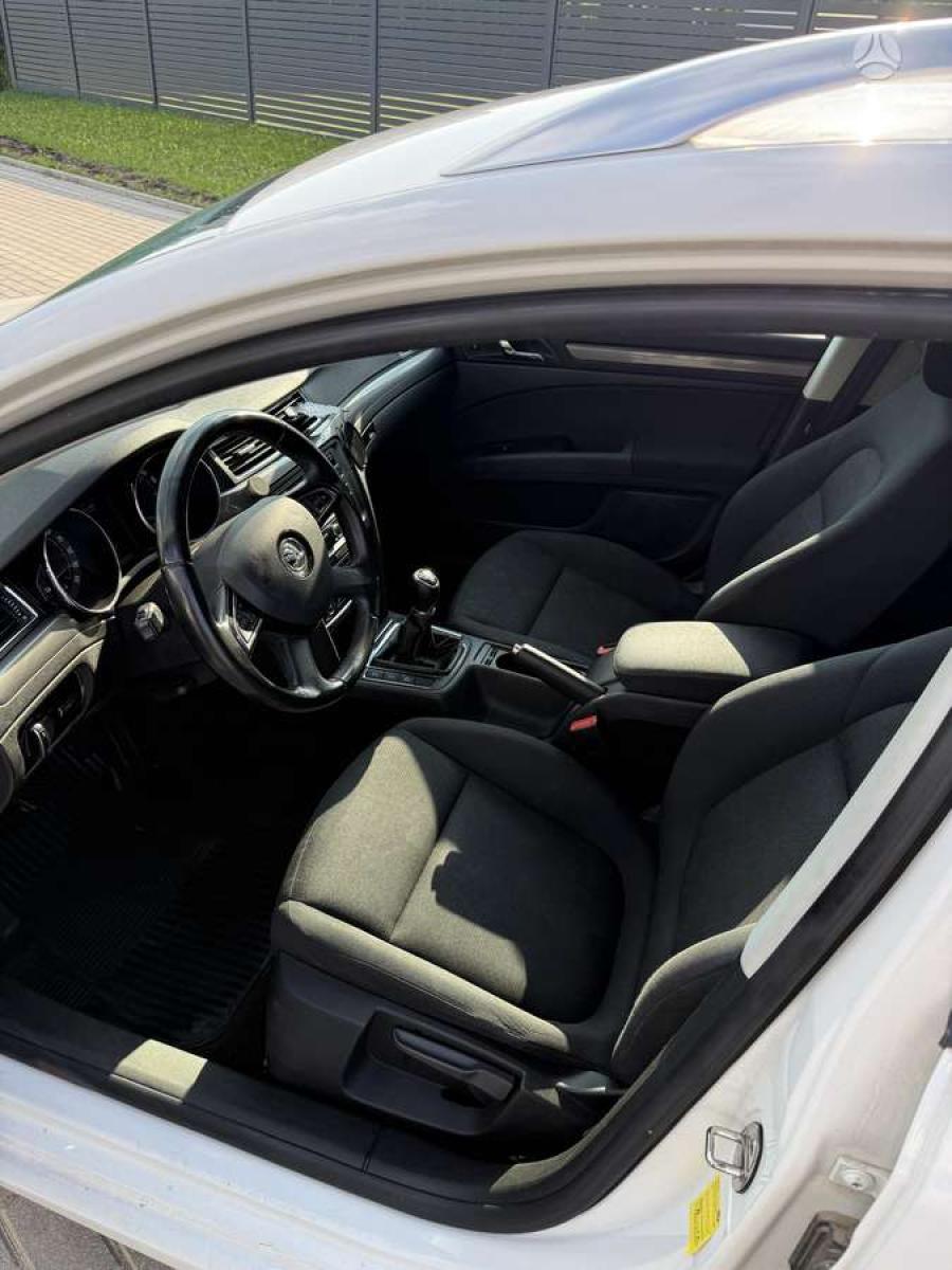 Balts Skoda SuperB 2014 Mažeikiai, ar dzinēja tilpumu 1.97 L un nobraukumu 337 tūkst. km par 4900 €, foto 8 vietnē AUTOMOTO.COM.LV