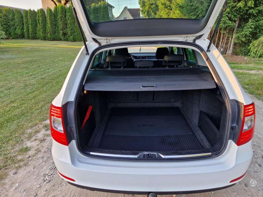 White Skoda SuperB 2014 in Kelme, with an engine capacity of 1.97 L and mileage of 311 thousand km for 4950 €, photo 8 on AUTOMOTO.COM.LV