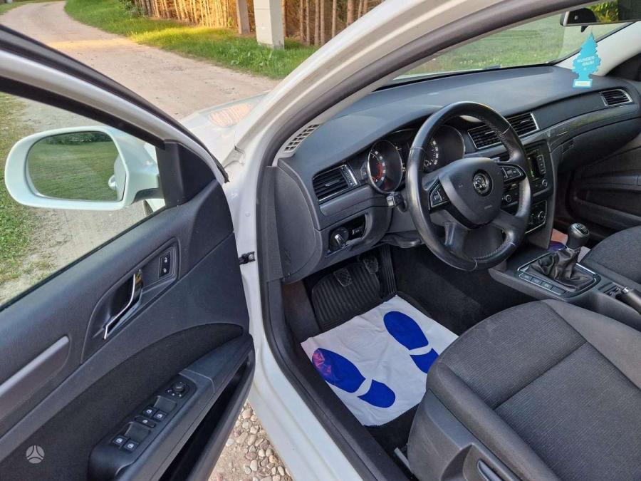 White Skoda SuperB 2014 in Kelme, with an engine capacity of 1.97 L and mileage of 311 thousand km for 4950 €, photo 9 on AUTOMOTO.COM.LV