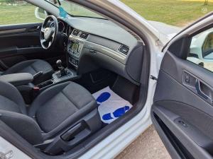 White Skoda SuperB 2014 in Kelme, with an engine capacity of 1.97 L and mileage of 311 thousand km for 4950 €, photo 11 on AUTOMOTO.COM.LV