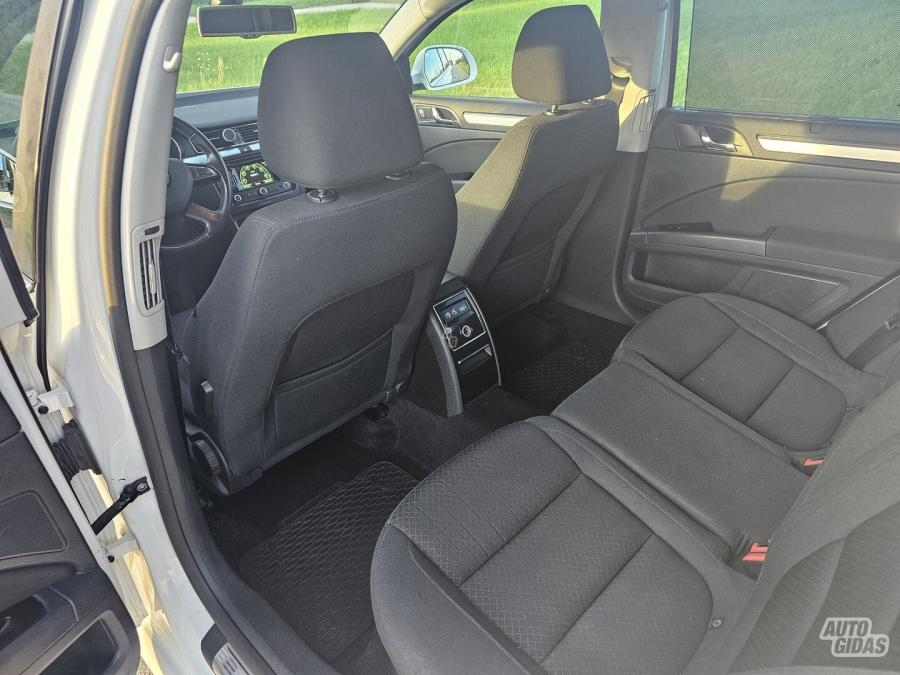 Balts Skoda SuperB 2014 Viļņa, ar dzinēja tilpumu 1.60 L un nobraukumu 367 tūkst. km par 4550 €, foto 11 vietnē AUTOMOTO.COM.LV