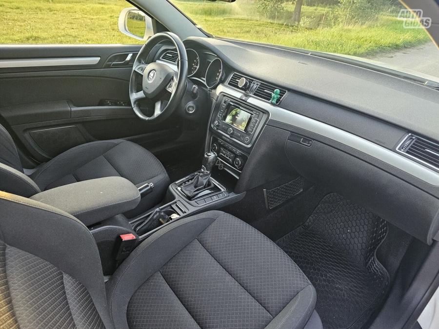 Balts Skoda SuperB 2014 Viļņa, ar dzinēja tilpumu 1.60 L un nobraukumu 367 tūkst. km par 4550 €, foto 13 vietnē AUTOMOTO.COM.LV