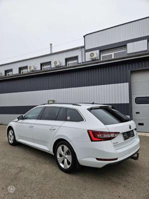 White Skoda SuperB 2015 in Mazeikiai, with an engine capacity of 1.97 L and mileage of 290 thousand km for 6300 €, photo 4 on AUTOMOTO.COM.LV