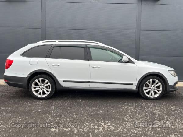Balts Skoda SuperB 2015 Kuresāre, ar dzinēja tilpumu 1.80 L un nobraukumu 153 tūkst. km par 8590 €, foto 7 vietnē AUTOMOTO.COM.LV