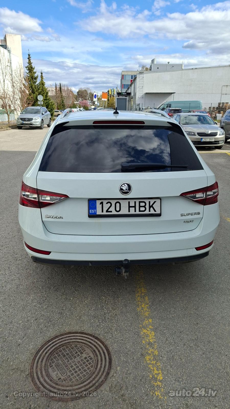 White Skoda SuperB 2015 in Tallinn, with an engine capacity of 2.00 L and mileage of 285 thousand km for 11160 €, photo 5 on AUTOMOTO.COM.LV