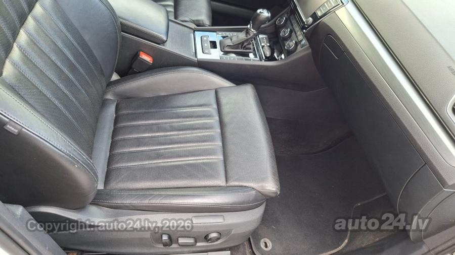 White Skoda SuperB 2015 in Tallinn, with an engine capacity of 2.00 L and mileage of 285 thousand km for 11160 €, photo 15 on AUTOMOTO.COM.LV