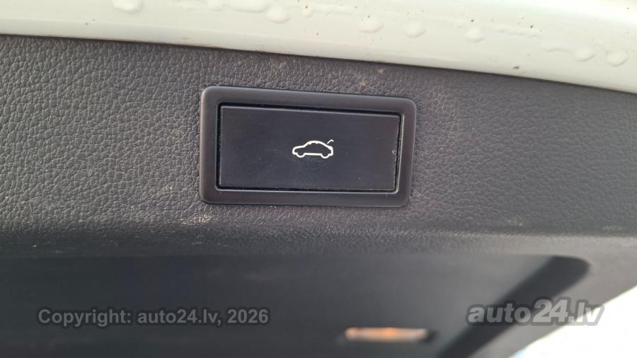 White Skoda SuperB 2015 in Tallinn, with an engine capacity of 2.00 L and mileage of 285 thousand km for 11160 €, photo 17 on AUTOMOTO.COM.LV
