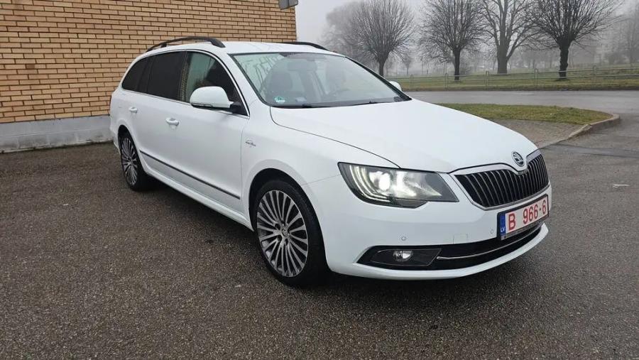 Balts Skoda SuperB 2015 Rīga, ar dzinēja tilpumu 2.00 L un nobraukumu 226 tūkst. km par 8950 €, foto 4 vietnē AUTOMOTO.COM.LV
