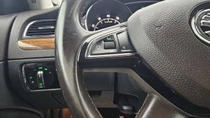 Balts Skoda SuperB 2015 Rīga, ar dzinēja tilpumu 2.00 L un nobraukumu 226 tūkst. km par 8950 €, foto 20 vietnē AUTOMOTO.COM.LV