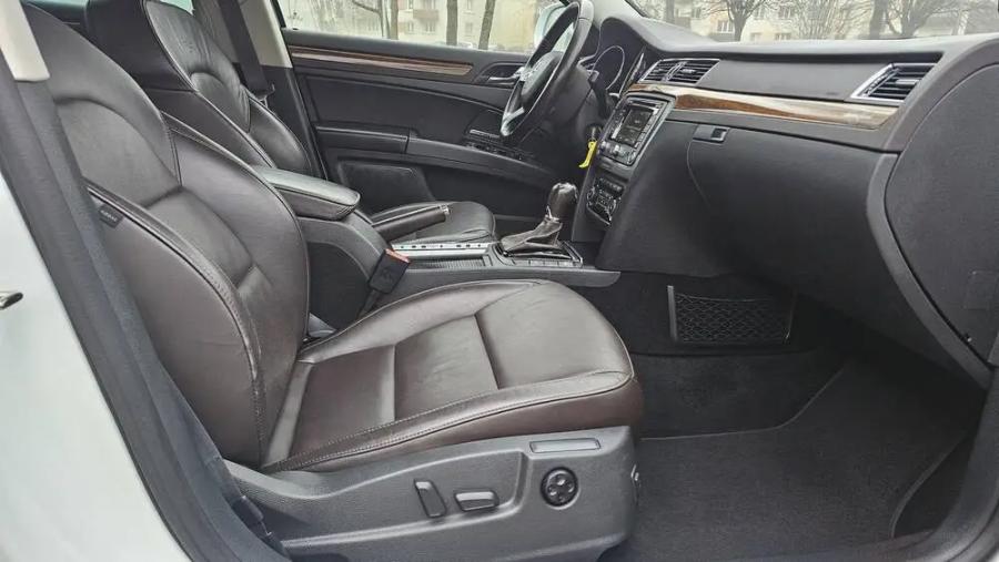 Balts Skoda SuperB 2015 Rīga, ar dzinēja tilpumu 2.00 L un nobraukumu 226 tūkst. km par 8950 €, foto 23 vietnē AUTOMOTO.COM.LV