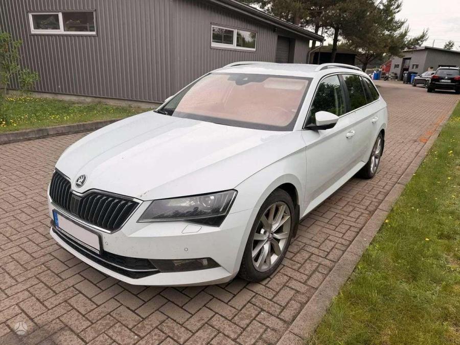 White Skoda SuperB 2015 in Jonava, with an engine capacity of 1.97 L and mileage of 203 thousand km for 10285 €, photo 3 on AUTOMOTO.COM.LV