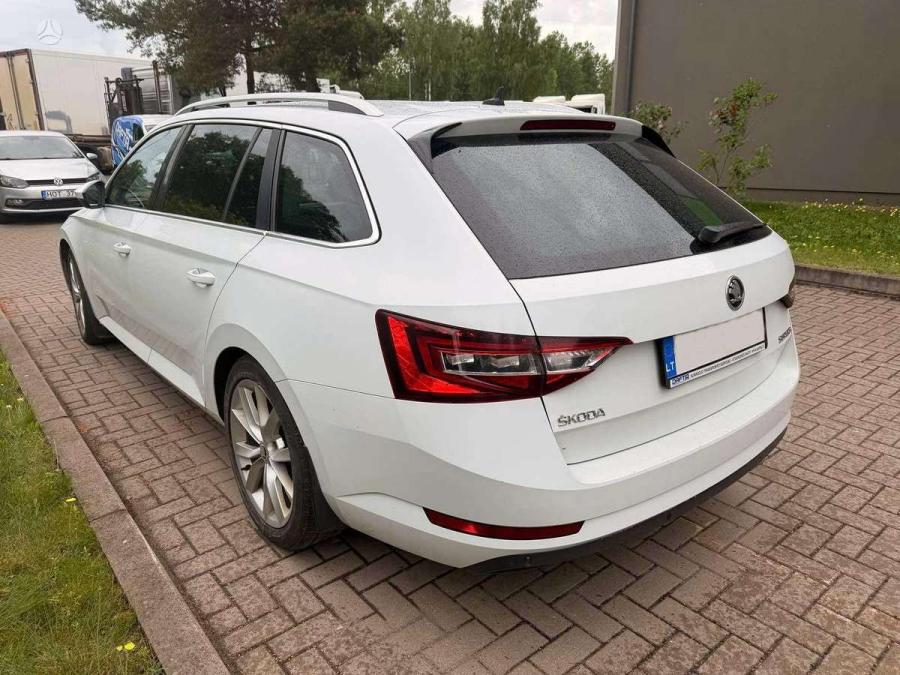 White Skoda SuperB 2015 in Jonava, with an engine capacity of 1.97 L and mileage of 203 thousand km for 10285 €, photo 4 on AUTOMOTO.COM.LV