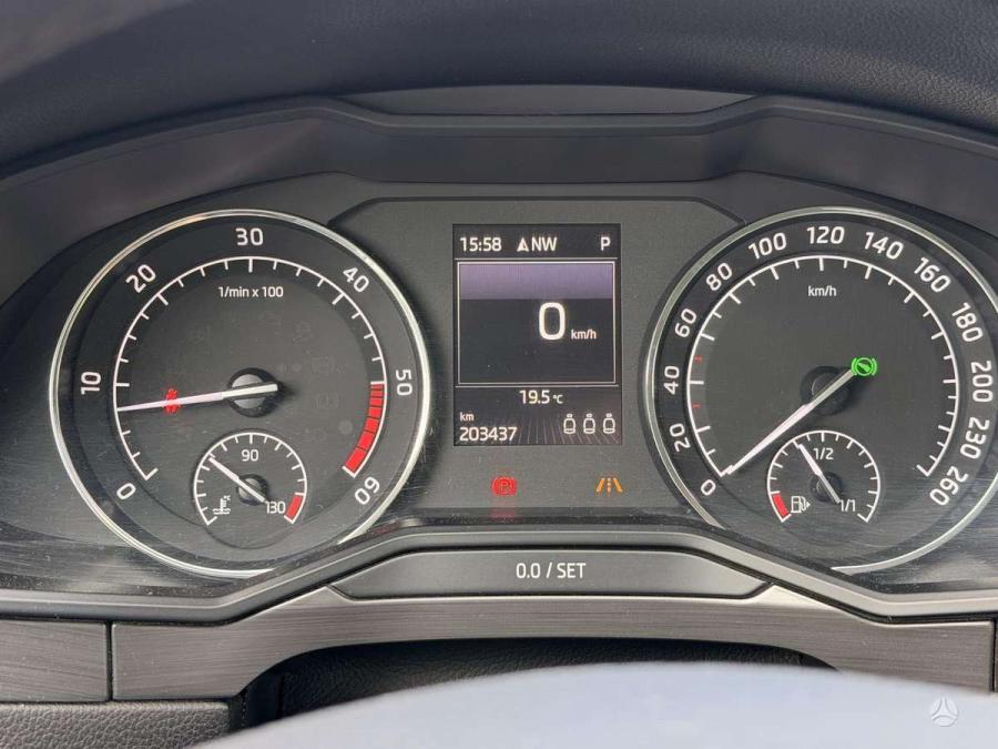 White Skoda SuperB 2015 in Jonava, with an engine capacity of 1.97 L and mileage of 203 thousand km for 10285 €, photo 6 on AUTOMOTO.COM.LV