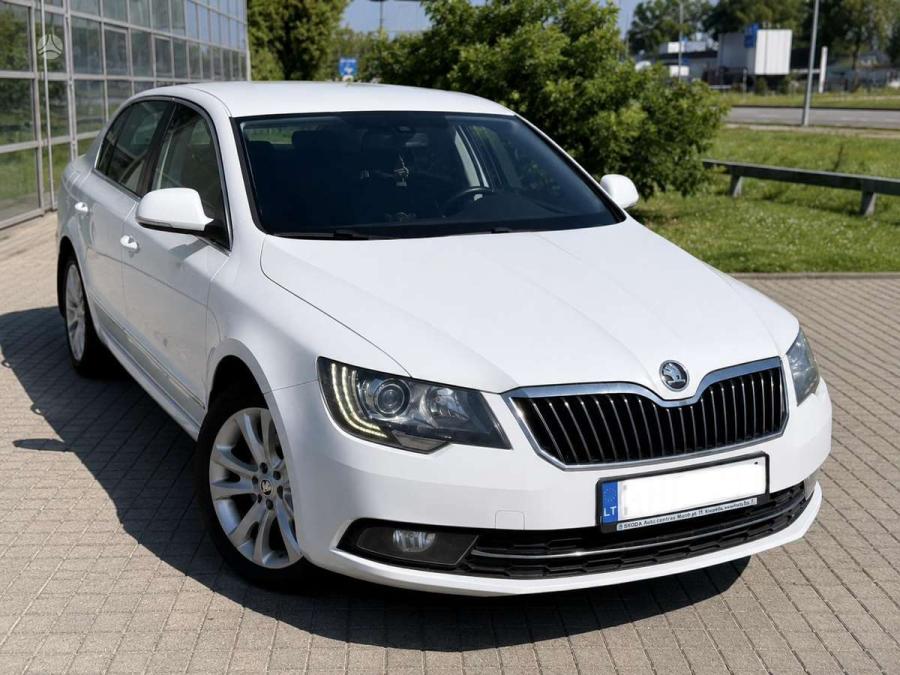 White Skoda SuperB 2015 in Klaipeda, with an engine capacity of 1.97 L and mileage of 285 thousand km for 5900 €, photo 1 on AUTOMOTO.COM.LV