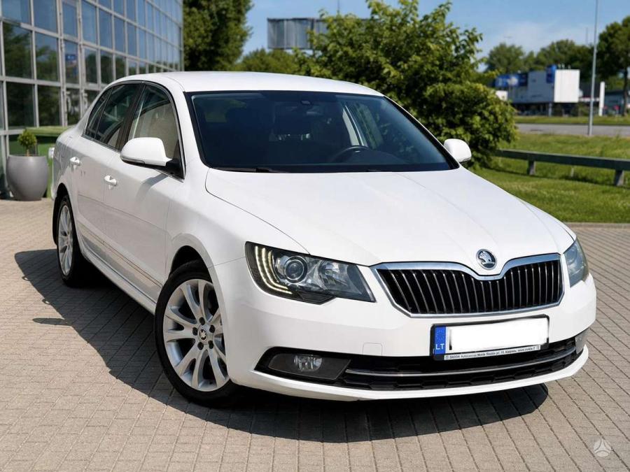 White Skoda SuperB 2015 in Klaipeda, with an engine capacity of 1.97 L and mileage of 285 thousand km for 5900 €, photo 4 on AUTOMOTO.COM.LV