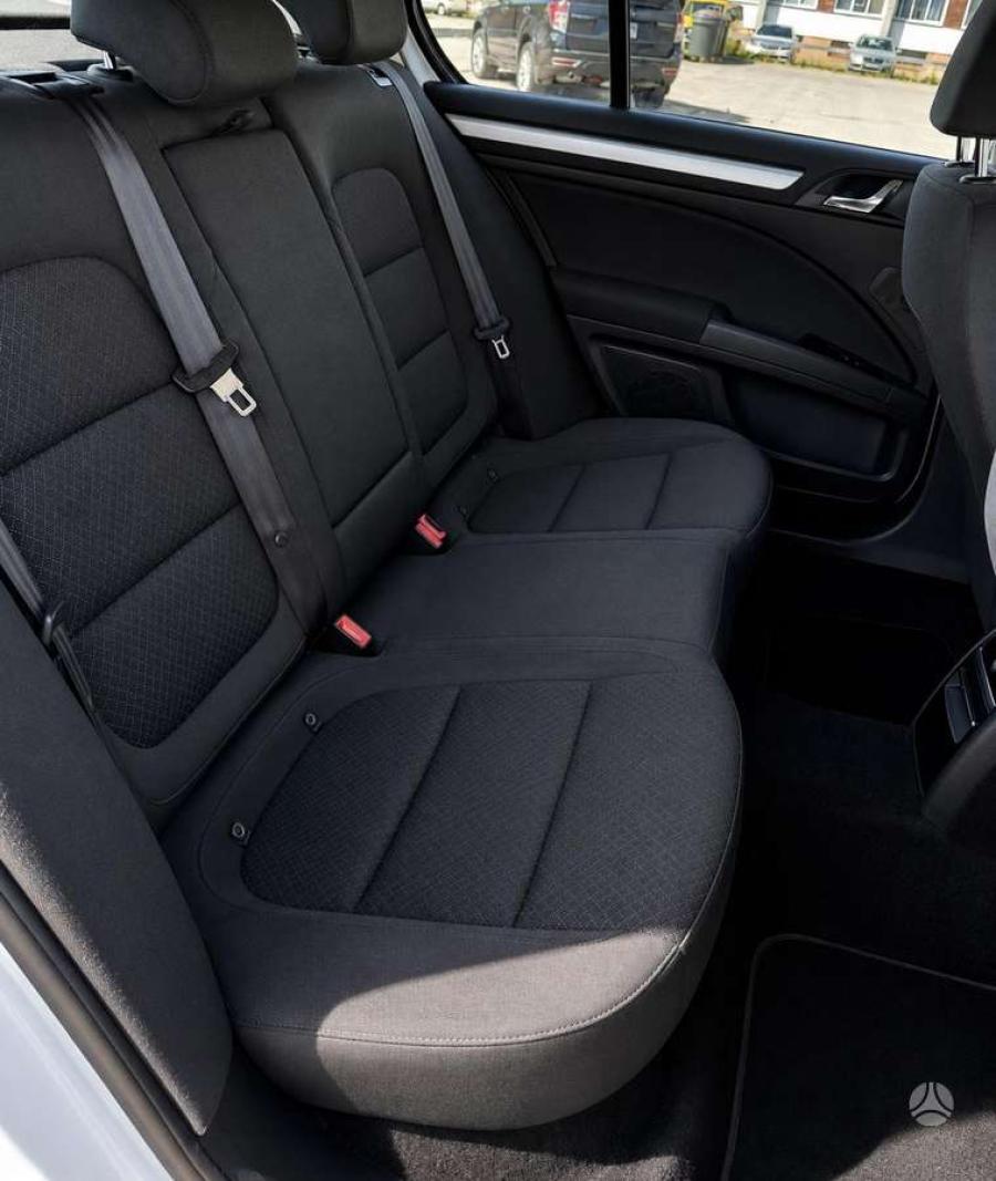 White Skoda SuperB 2015 in Klaipeda, with an engine capacity of 1.97 L and mileage of 285 thousand km for 5900 €, photo 11 on AUTOMOTO.COM.LV