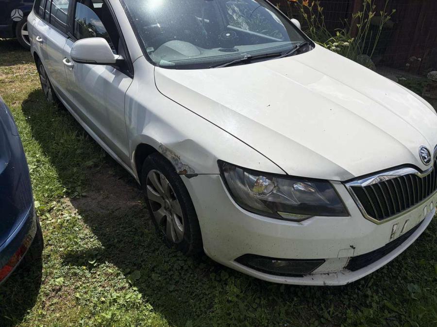White Skoda SuperB 2015 in Raseiniai, with an engine capacity of 1.60 L and mileage of 190 thousand km for 1700 €, photo 3 on AUTOMOTO.COM.LV
