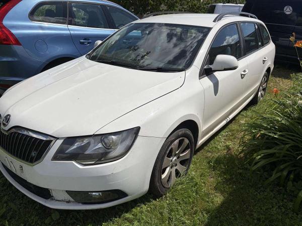 White Skoda SuperB 2015 in Raseiniai, with an engine capacity of 1.60 L and mileage of 190 thousand km for 1700 €, photo 5 on AUTOMOTO.COM.LV