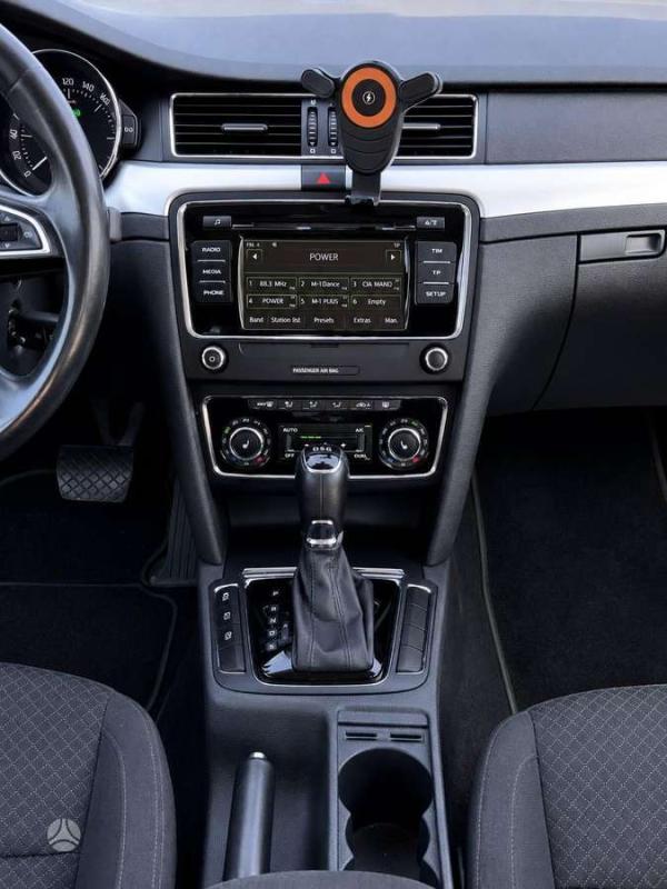 White Skoda SuperB 2015 in Klaipeda, with an engine capacity of 1.97 L and mileage of 285 thousand km for 6700 €, photo 7 on AUTOMOTO.COM.LV