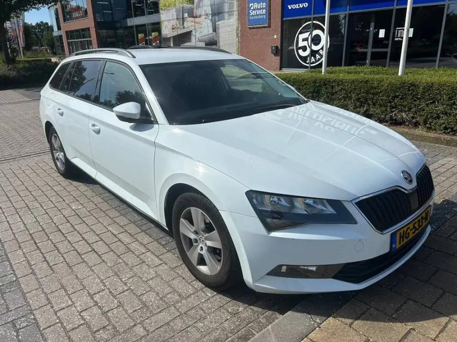 Balts Skoda SuperB 2015 Jūrmala, ar dzinēja tilpumu 1.60 L un nobraukumu 256 tūkst. km par 7995 €, foto 3 vietnē AUTOMOTO.COM.LV