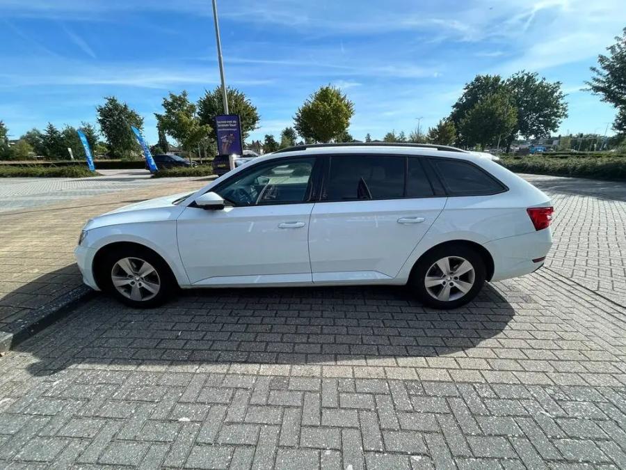Balts Skoda SuperB 2015 Jūrmala, ar dzinēja tilpumu 1.60 L un nobraukumu 256 tūkst. km par 7995 €, foto 5 vietnē AUTOMOTO.COM.LV