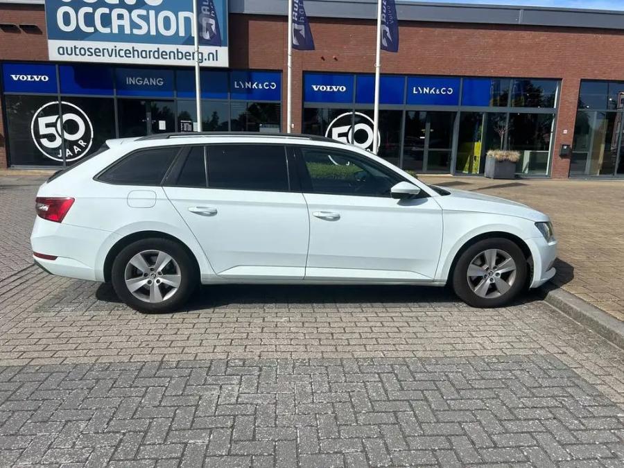 Balts Skoda SuperB 2015 Jūrmala, ar dzinēja tilpumu 1.60 L un nobraukumu 256 tūkst. km par 7995 €, foto 6 vietnē AUTOMOTO.COM.LV