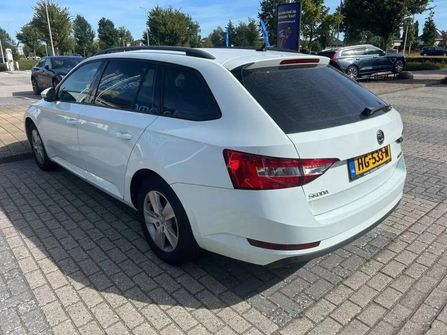 Balts Skoda SuperB 2015 Jūrmala, ar dzinēja tilpumu 1.60 L un nobraukumu 256 tūkst. km par 7995 €, foto 7 vietnē AUTOMOTO.COM.LV