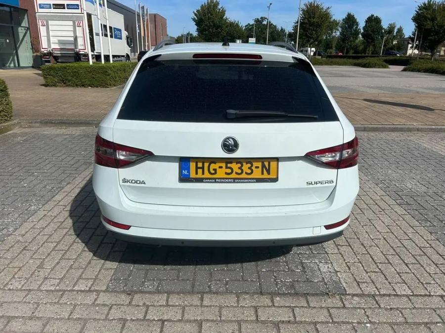 Balts Skoda SuperB 2015 Jūrmala, ar dzinēja tilpumu 1.60 L un nobraukumu 256 tūkst. km par 7995 €, foto 9 vietnē AUTOMOTO.COM.LV